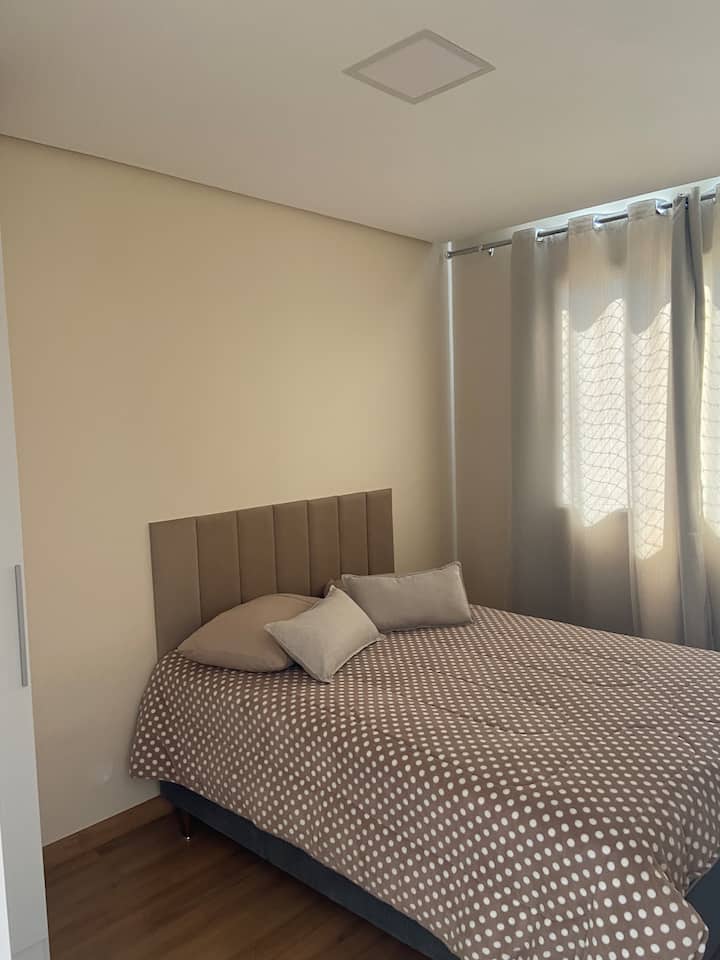 Apartamento Com 03 Dormitórios, Sendo 01 Mobiliado - Novo Hamburgo