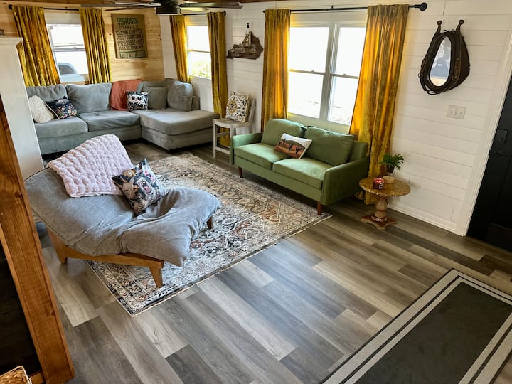 Hot Tub + Pet Friendly / Perfect For Travel Ball - Paducah, KY