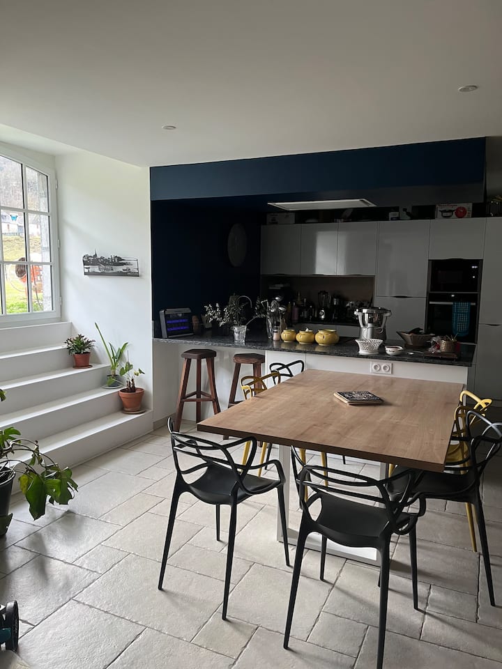 Grande Maison Au Bord Du Gave. - Laruns