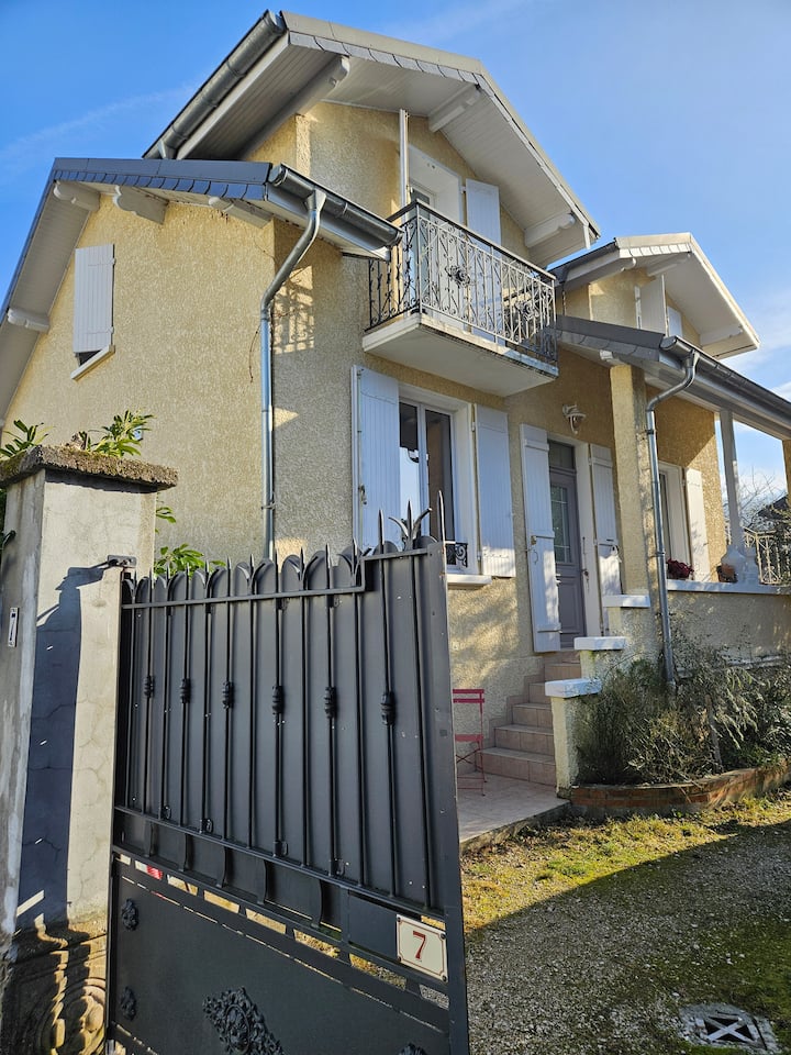 Maison à 15 Min Du Centre Ville De Chambéry - Chambéry