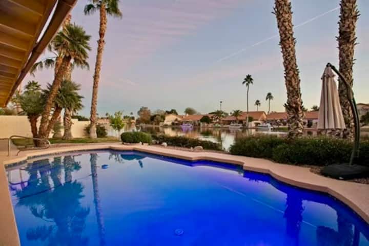 Lakefront Oasis W/ Pool & Hot Tub | 3b • 2bth - Avondale, AZ