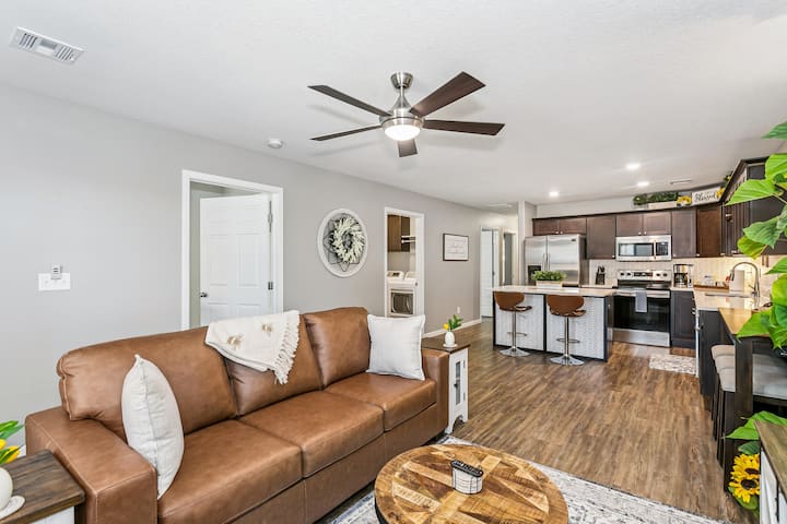 Charming Farmhouse Feel Near College Hill - Wichita, KS