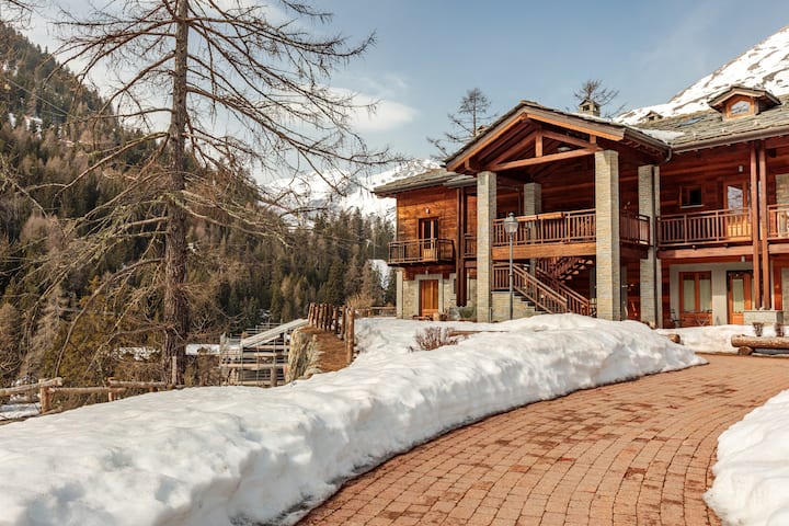 Maison Kia-cozy & Spacious Alpine Home, La Thuile - La Thuile