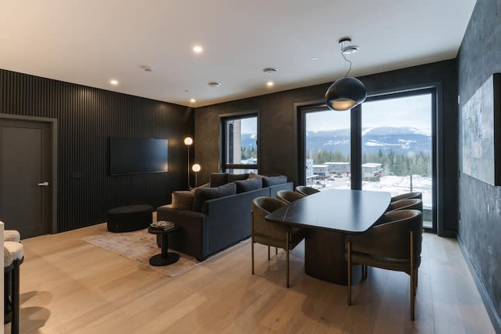 Veldt Haus In Mackenzie Village - Revelstoke