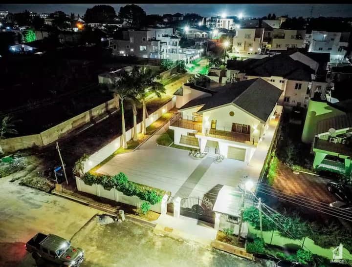 Guest Choice- 4 Bedroom Luxury En-suite East Legon - Ghana