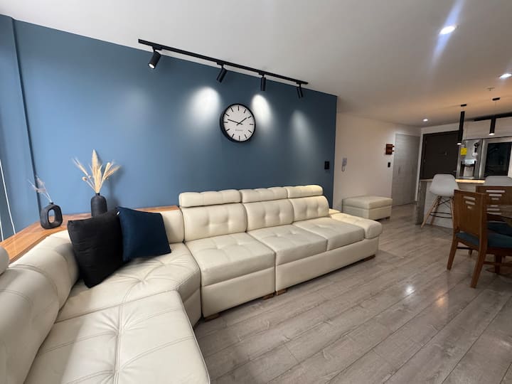 Depto Moderno 2d/2b Frente Al C.c. El Bosque - Quito