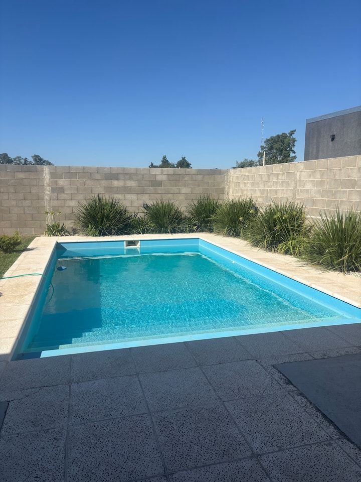 Casa Con Pileta Y Cochera En Villa Maria -Córdoba - Villa María