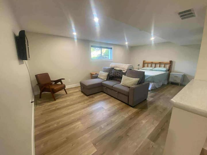 Cozy Bment Suite I Kvr Trail I Lake, Wine, Stroll - Penticton