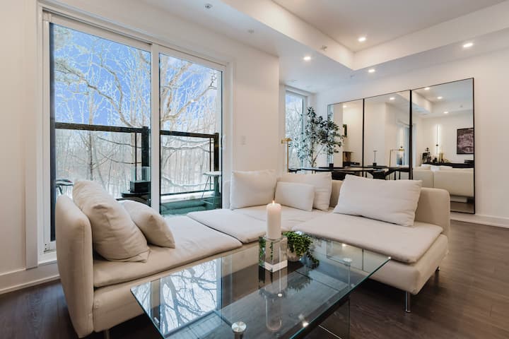 Luxury Elegant Full House Escape (Premium Comfort) - Mississauga