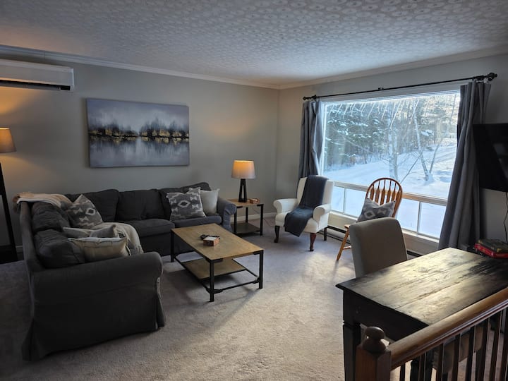 3 Bdrm, Full Kitchen, Free Parking By Airport - Oromocto