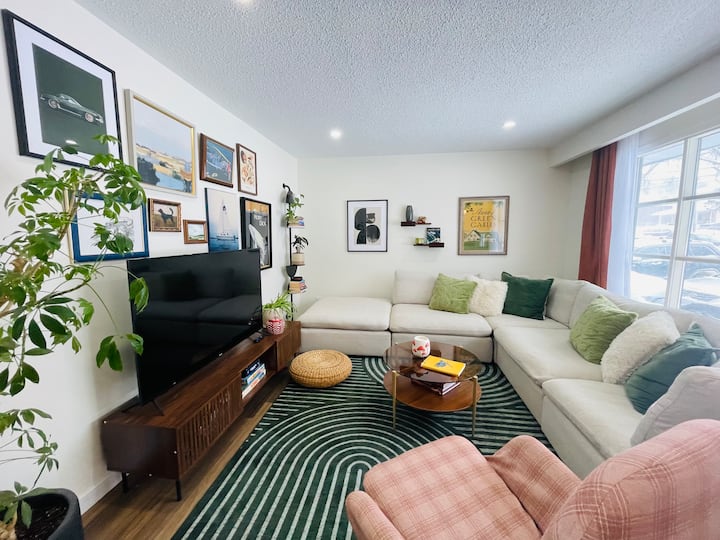 The Midland Nest | A Stylish Home Away From Home - Midland