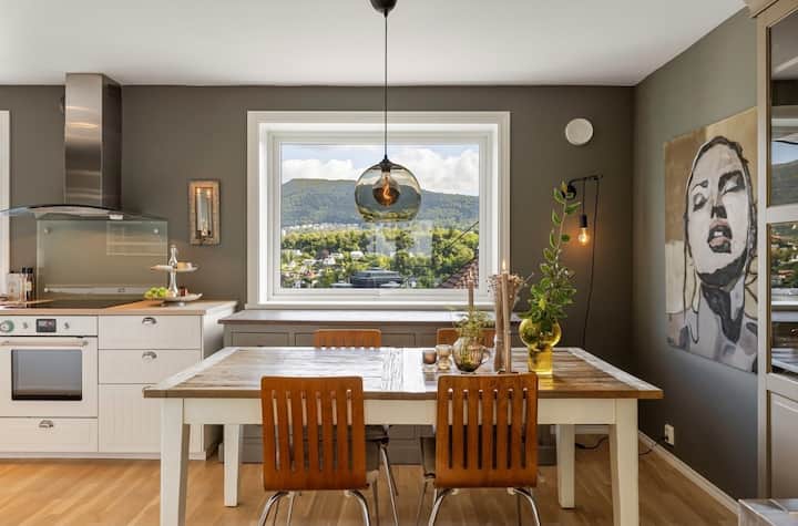 Stor Og Lys Leilighet Med Balkong Sentralt - Bergen, Noruega