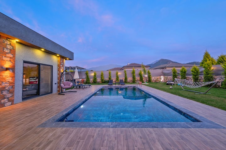 Kayaköy’de Luxury Villa | Geniş Bahçe • ÖZel Havuz - Kayaköy