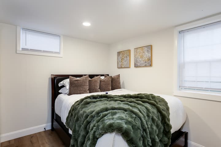 Walkable 1br Apartment | Village Of Horseheads - Mark Twain State Park, Horseheads