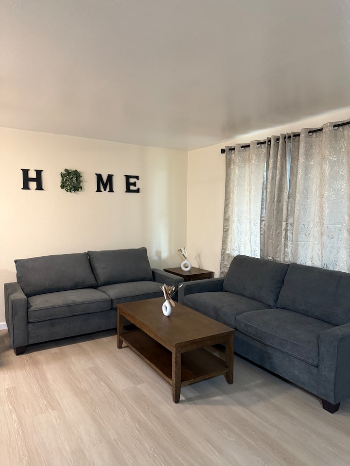 Cute 1 Bedroom Apartment! - Concord