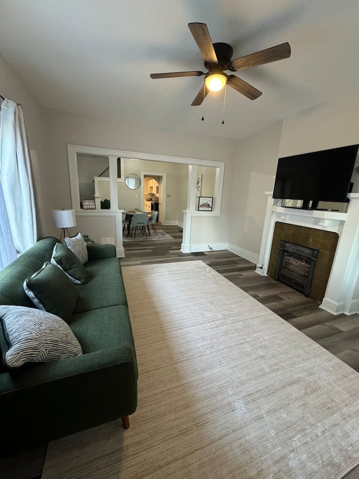 Modern Cozy Home For 7 | Near Oregon District & Ud - Dayton, OH