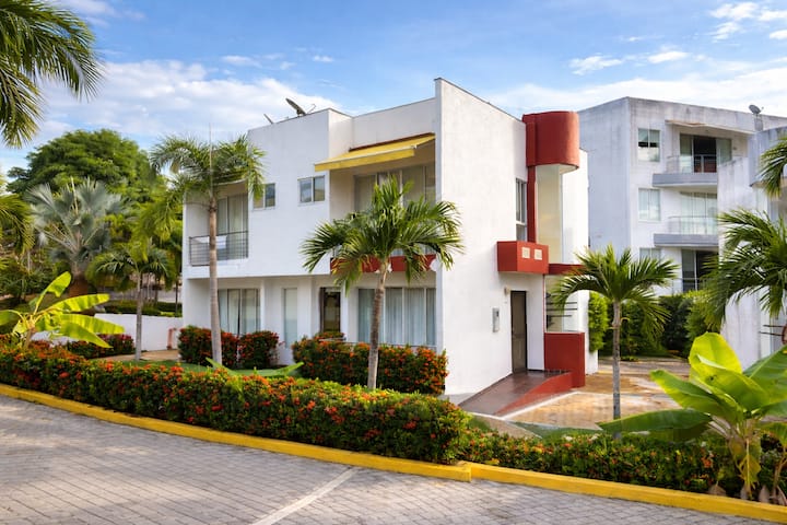 Villa Privada+jacuzzi+piscina+tranquilidad - Melgar