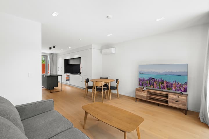 City Calm Retreat | 2br 2bath | Free Parking - New Zealand