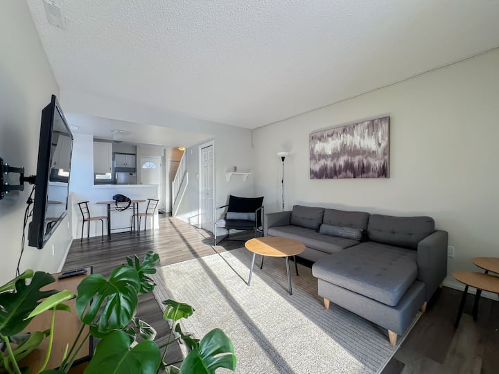 2br Prime Area+covered Parking - Grande Prairie