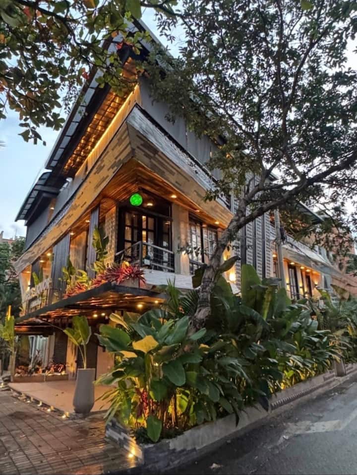 Luxury Villa | Rooftop Jacuzzi & Bar | 9br - Medellín