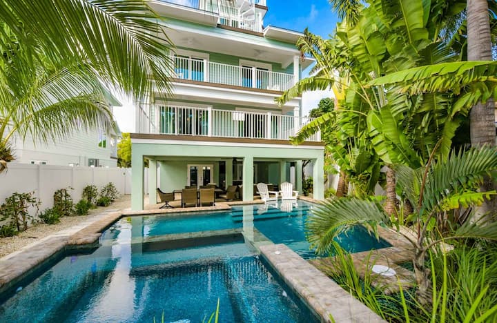 Luxury House W/ Heated Pool & Spa, Walk To Beach - Siesta Key, FL