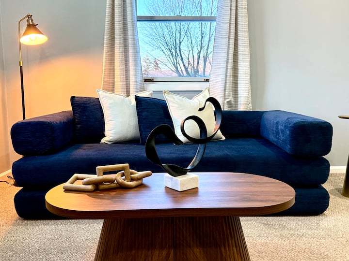 New Utica 4br. Duplex Near Wynn & Nexus | Wifi - Clinton, NY