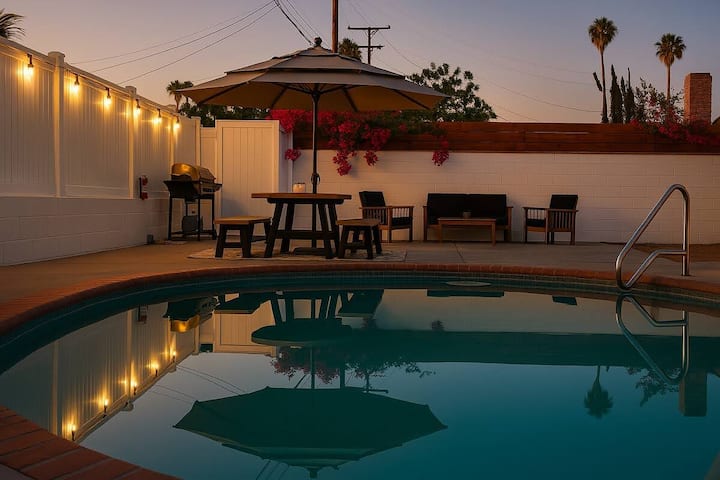Home With Pool & Theater - Simi Valley, CA