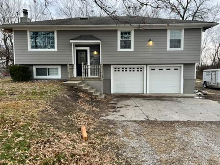 World Cup Rental, Private 3 Bed/bath Outdoor Space - Spring Hill, KS