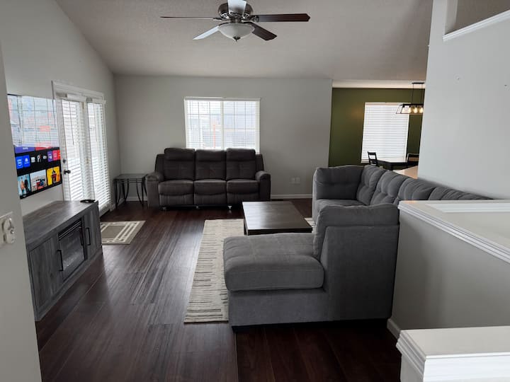The Cedar Corner | 2 Br | 2 Bath | Garage | Pool - Derby, KS