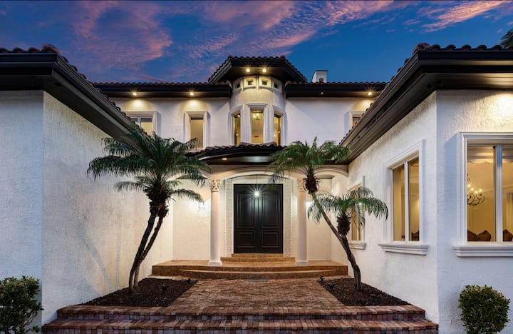 Palm Beach Italian Villa Florida Mini Resort Oasis - Delray Beach, FL