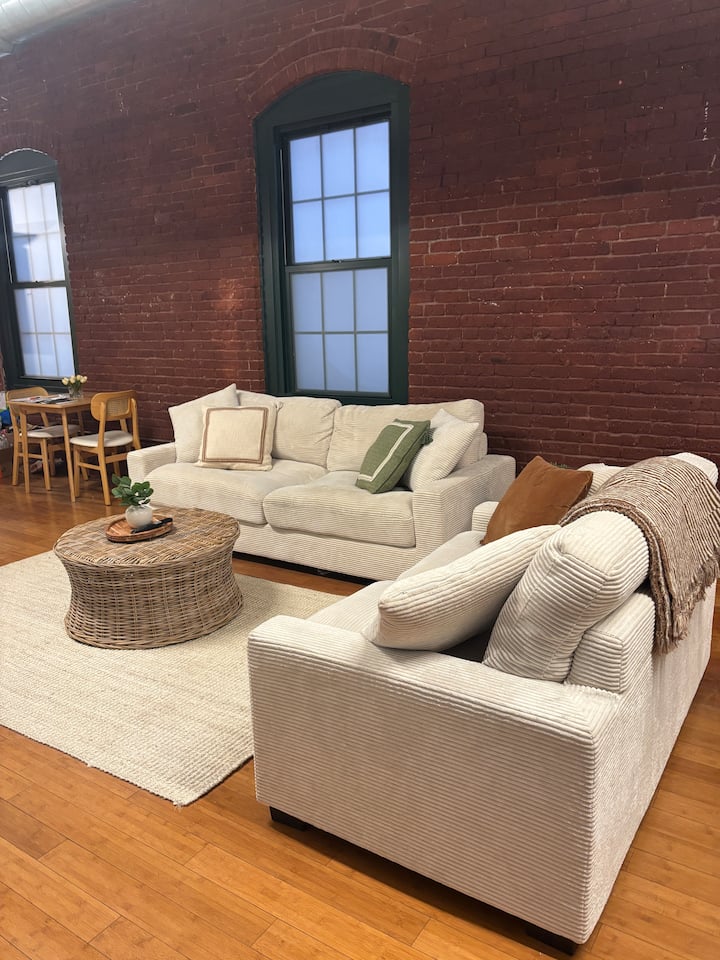 Gorgeous Loft Apartment - Worcester, MA