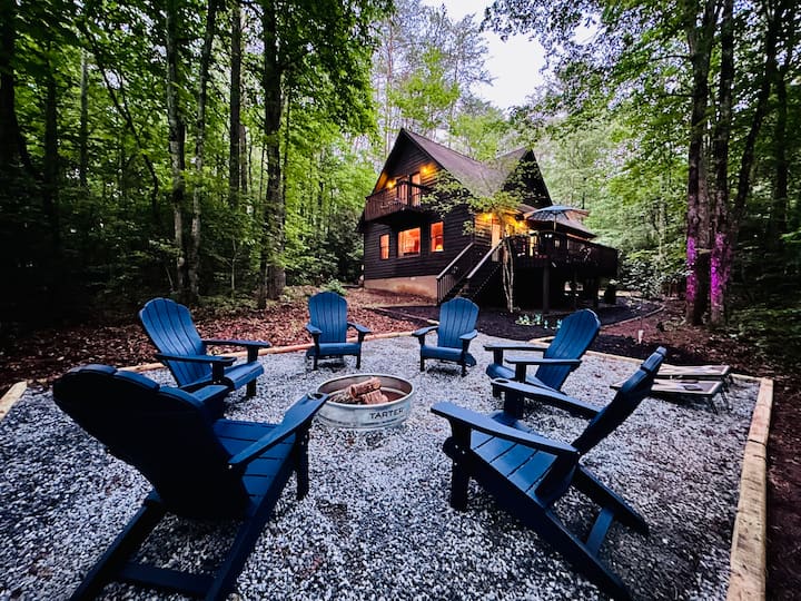 Charming 3br Cabin 7 Min. From Helen Main St. - Helen, GA