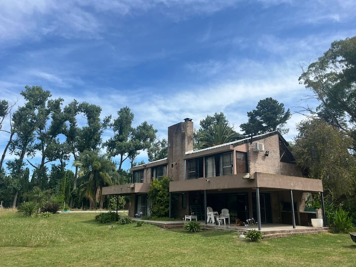 Chacra En Carlos Keen En Un Bosque De Alamos - Luján
