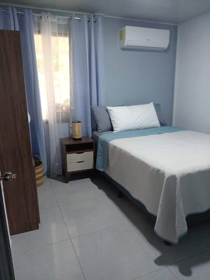 Alojamiento En La Fortuna Con Aire Acondicionado - La Fortuna