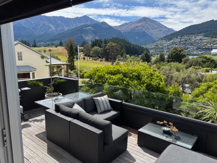 Lifestyle At The Lake House/bike-golf-walk-ski-spa - Queenstown, New Zealand