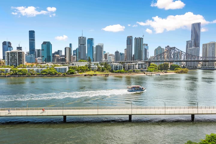 Sensational Cliff-top Absolute Water Frontage - Ascot