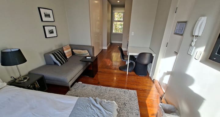 Alexi’s On Bourke - Urban Escape -Studio Apt No 5 - Surry Hills
