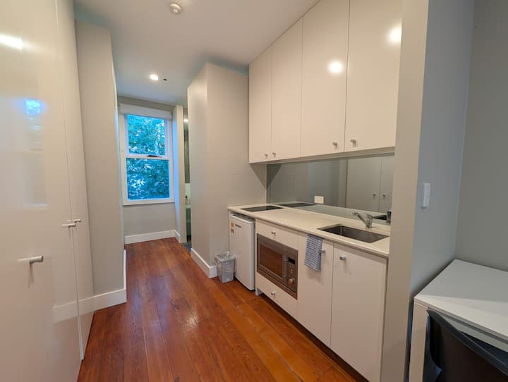 Alexi’s On Bourke - Urban Escape -Studio Apt No 5 - Surry Hills