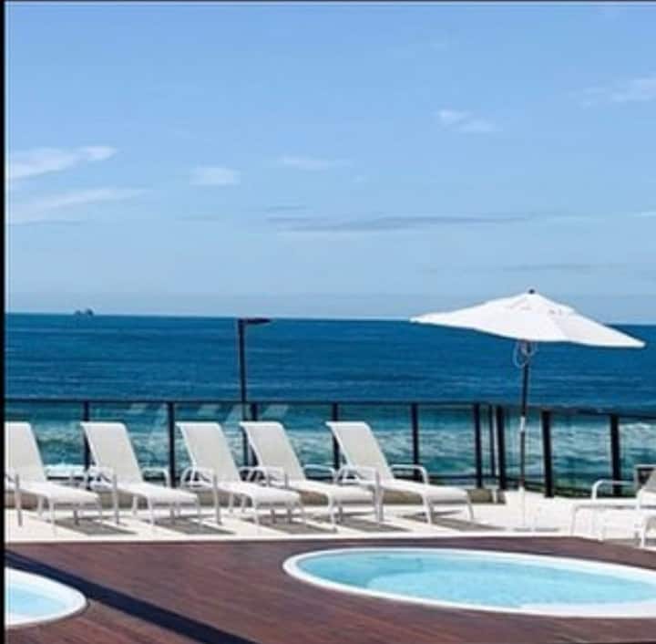 Lindo Apto Frente Mar, Pé Na Areia, Em Piçarras. - Joinville