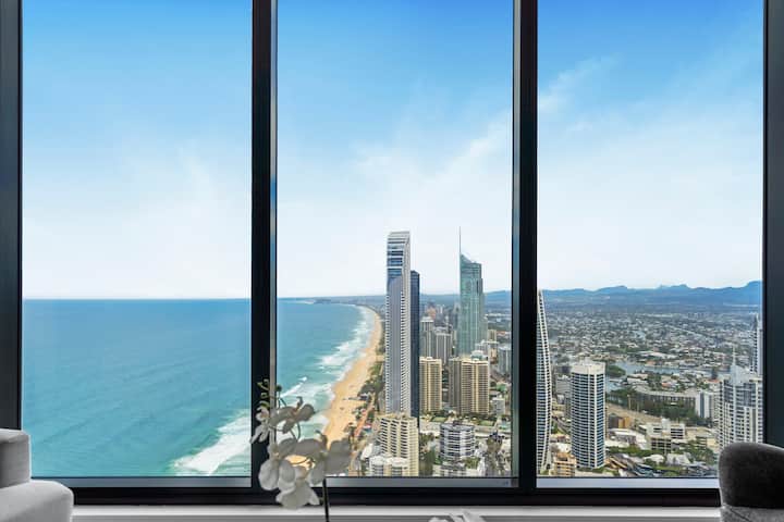 Beachfront 2br Apt W/ Ocean Views, Pool Gym Sauna - Surfers Paradise