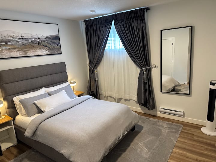 Five‑star Inspired Private Suite-downtown Access - Calgary
