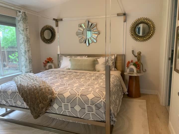 Stylish & Peaceful 2 Br In A Prime Alamo Area - Danville, CA