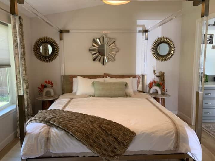 Stylish & Peaceful 2 Br In A Prime Alamo Area - Danville, CA