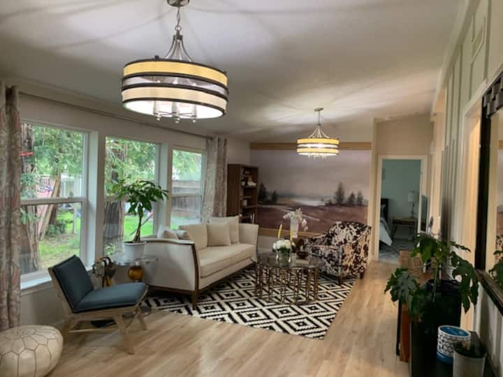 Stylish & Peaceful 2 Br In A Prime Alamo Area - Danville, CA
