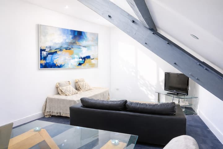 Character Apartment With Castle & Harbour Views - Isle of Man