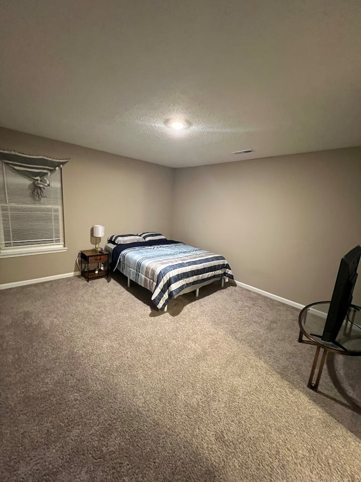 Shared Homestay Room - Greenwood, IN