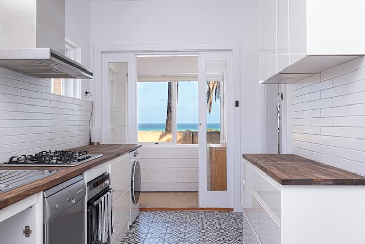 The Largs Lookout - Modern Coastal Apartment - Port Adelaide