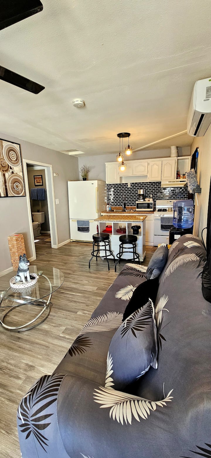 Victorville Apartment - Victorville, CA