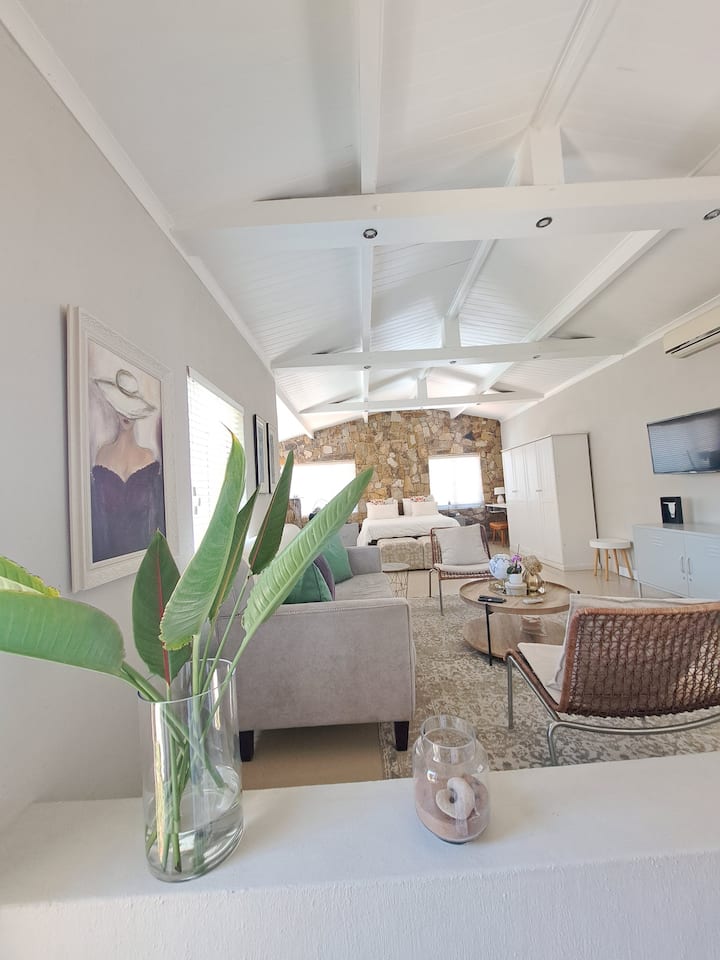 Main House Of 110 Main Self Catering Apartments - Paarl