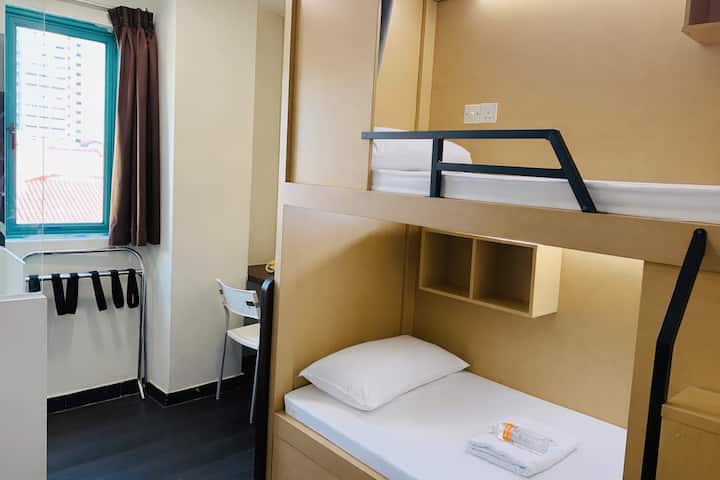Window Male-only Capsule, 5-min To Farrer Park Mrt - Singapur